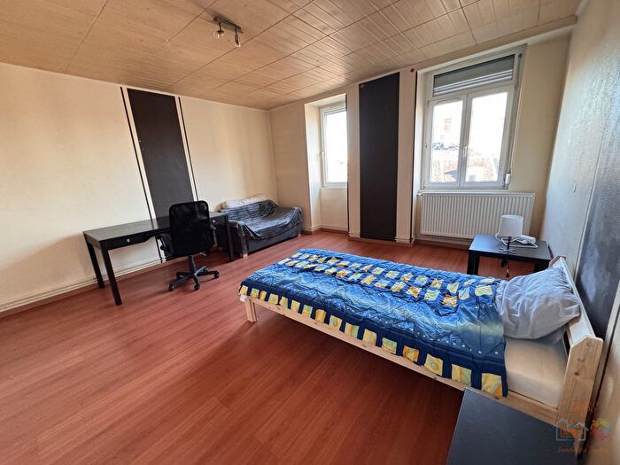 Appartement à louer - Strasbourg, Neudorf, Etoile, Gare, Schluthfeld - 1 pièce - 3 chambres
