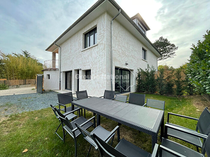 Maison 6 pièces à Charly, à vendre