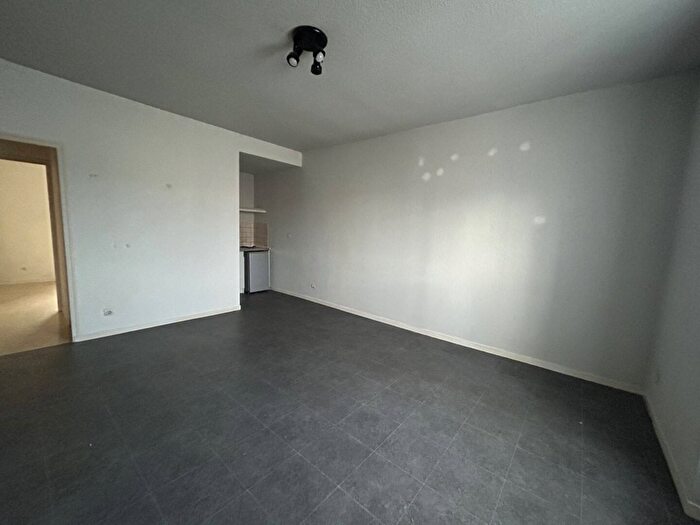 Appartement à louer - Bois dAmour-Porte de Paris-Courlancy, Reims - 2 pièces - 1 chambre