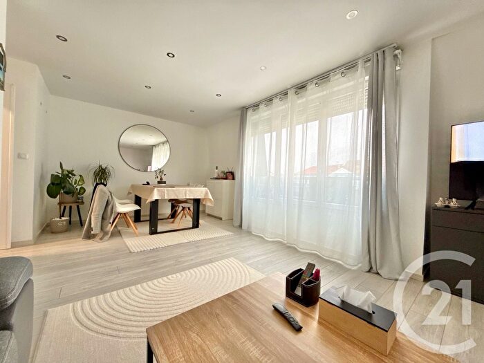 Appartement à vendre - Livry-Gargan, Centre-ville - 3 pièces - 2 chambres