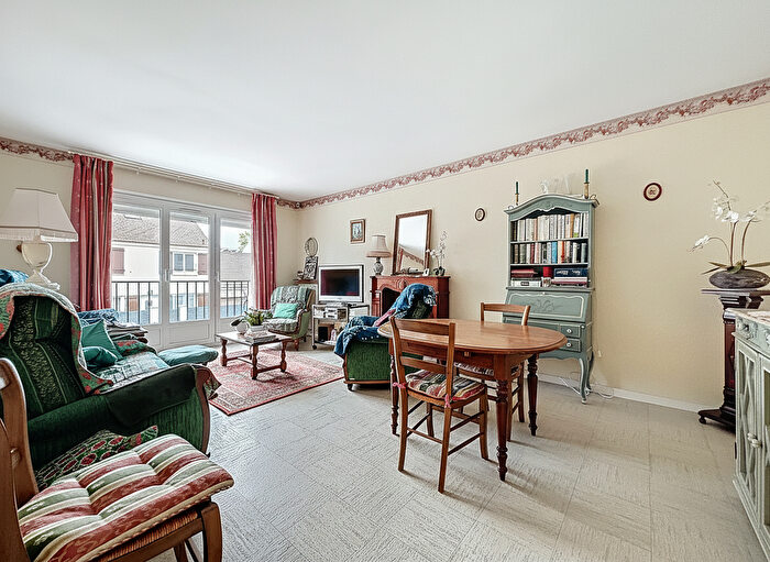 Maison 4 pièces à Élancourt, Nouvelle Amsterdam, ZA Petite Villedieu, à vendre