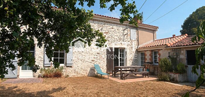 Maison 8 pièces à Aizenay, à vendre