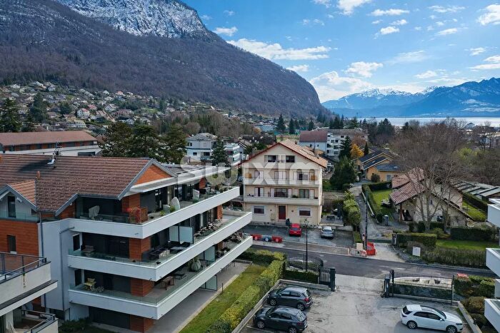 Appartement à vendre - Annecy-le-Vieux, Annecy-le-Vieux Sud - 3 pièces - 2 chambres