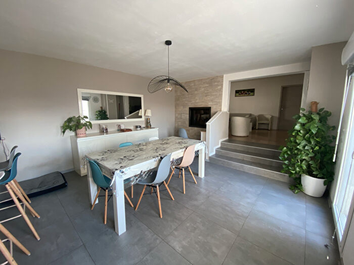 Maison à vendre - Saint-Louis - 5 pièces - 4 chambres