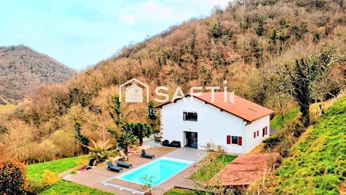 Maison à vendre - Saint-Martin-dArrossa - 6 pièces - 4 chambres