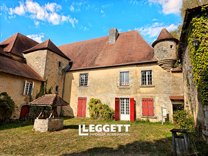 Maison 15 pièces à Pageas, à vendre