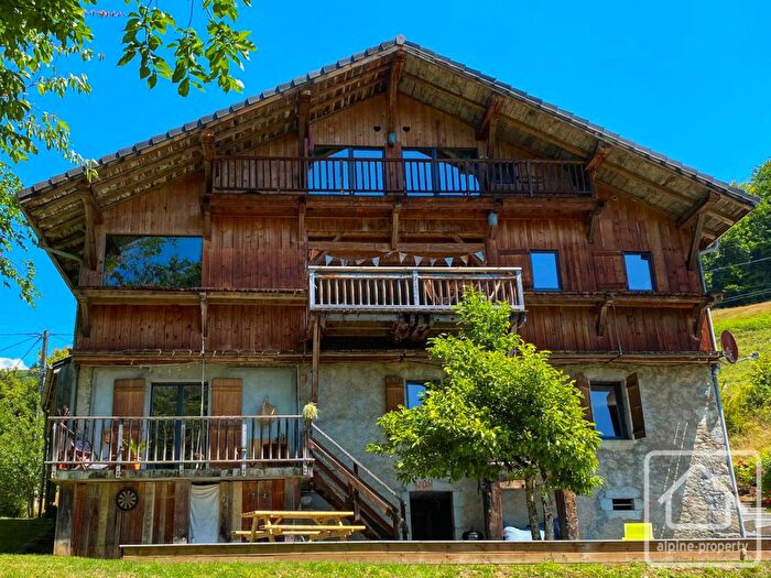 Maison à vendre - Samoëns - 9 pièces - 8 chambres