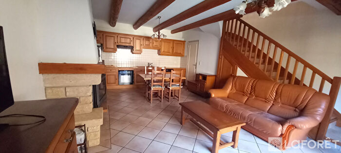 Maison à louer - Chaudes-Aigues - 3 pièces - 2 chambres