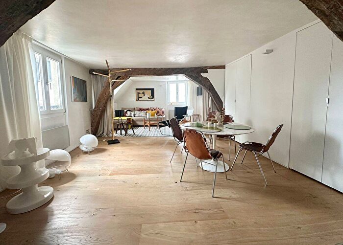 Appartement à louer - Monnaie, Paris ème arrondissement - 2 pièces - 1 chambre