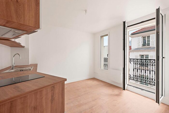 Paris 18ème, Grandes Carrières, Clichy : Appartement 2 pièces à vendre