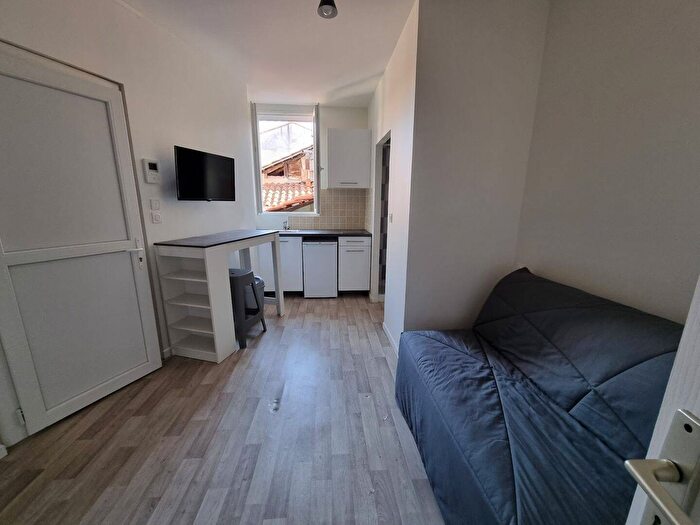 École primaire Scaliger-École maternelle Scaliger, Agen : Appartement 1 pièce à louer