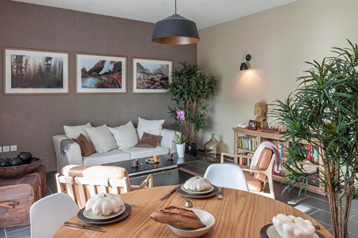 Appartement à vendre - Bouc-Bel-Air, La Mounine, Le Serre, Valcros - 1 pièce