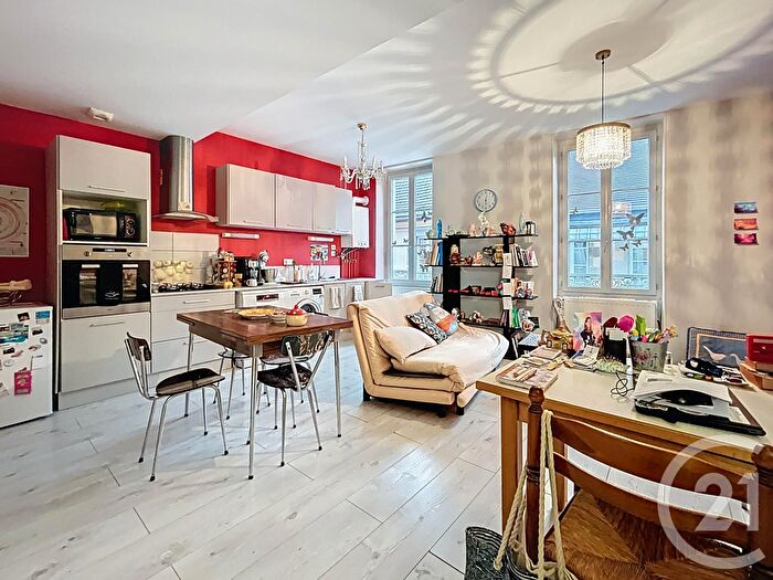 Appartement à louer - Saint-Pourçain-sur-Sioule - 2 pièces - 1 chambre