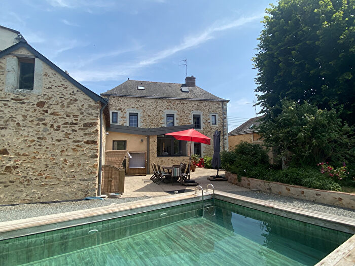 Maison à vendre - Champigné - 10 pièces - 5 chambres