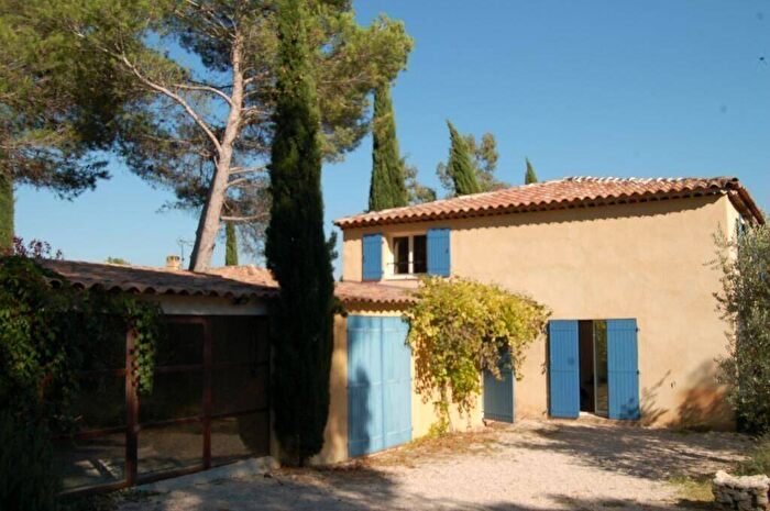 Maison à louer - Zone de Campagne, Lambesc - 7 pièces - 6 chambres