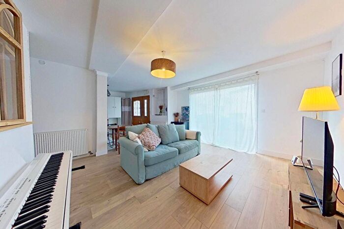 Maison à louer - Birambits, Bègles - 2 pièces - 1 chambre