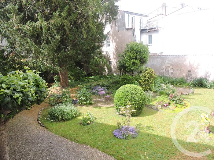 Appartement à louer - La Rochelle, Centre-ville, Vieux-port, Marché - 1 pièce