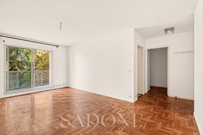 Appartement 2 pièces à vendre à Issy-les-Moulineaux, Les Iles, La Ferme