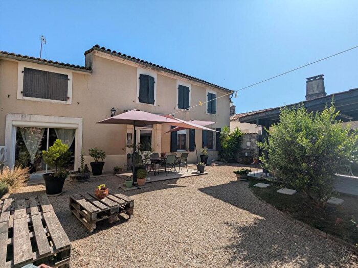 Maison à vendre - Salignac-sur-Charente - 5 pièces - 3 chambres