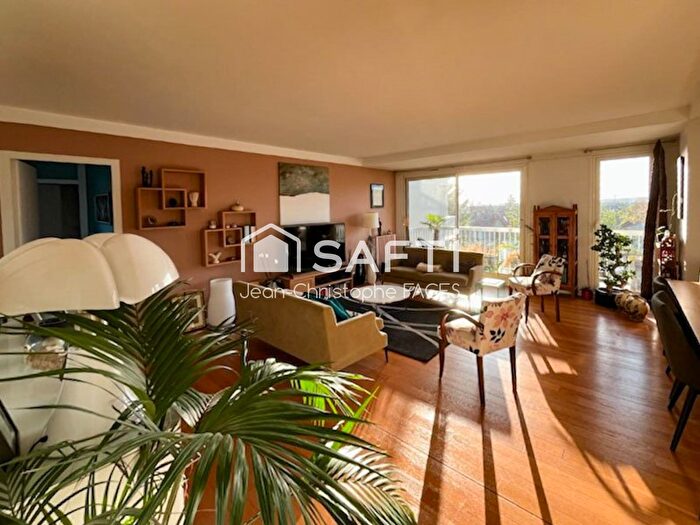Mantes-la-Jolie, Centre-ville : Appartement 4 pièces à vendre