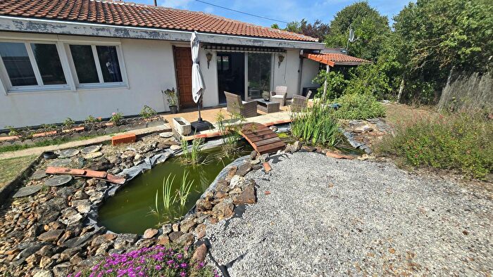 Dangé-Saint-Romain : Maison 4 pièces à vendre
