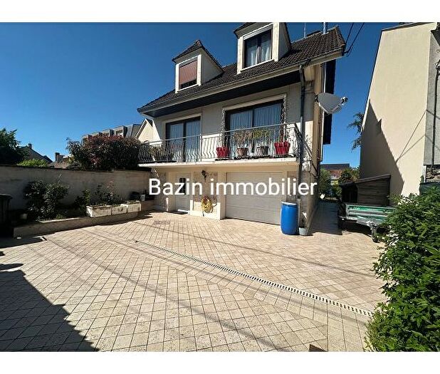 Maison 9 pièces à vendre - Sainte-Geneviève-des-Bois