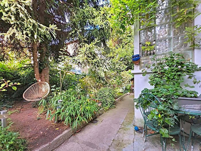 Maison à vendre - Montreuil, Bel Air, Grand Pêchers - 7 pièces - 4 chambres