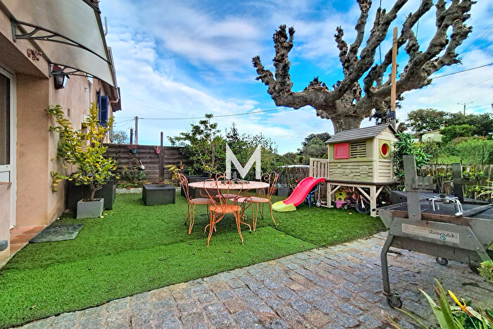 Maison à vendre - Le Plan-de-la-Tour - 4 pièces - 3 chambres