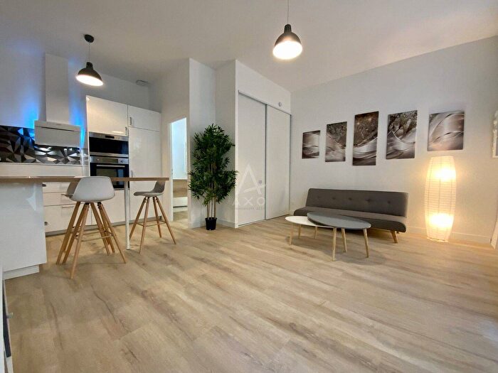 Arènes, Nîmes : Appartement 1 pièce à louer