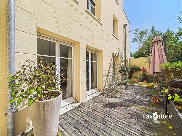 Appartement à vendre - Châtenay-Malabry - 4 pièces - 2 chambres