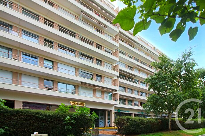 Appartement à vendre - Fresnes, Centre-ville - 3 pièces - 2 chambres