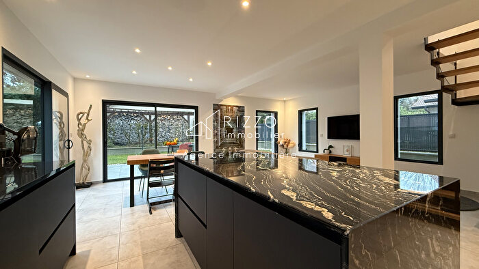 Maison à vendre - Prévessin-Moëns - 5 pièces - 4 chambres