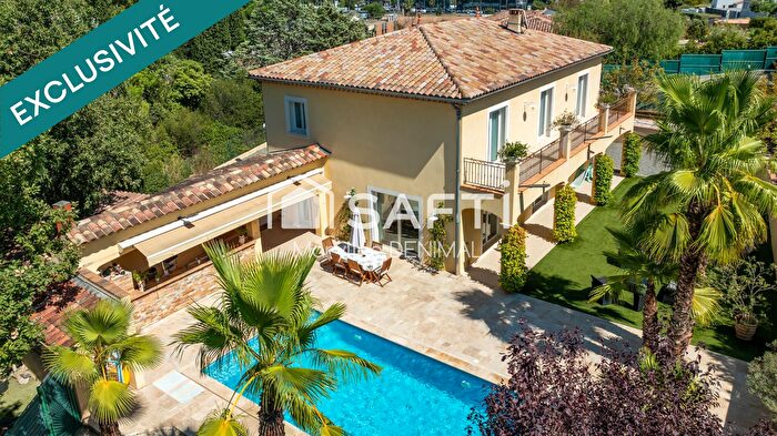 Roquebrune-sur-Argens, Les Fourques, Le Défens, Les Quatre Chemins - Maison 5 pièces à vendre