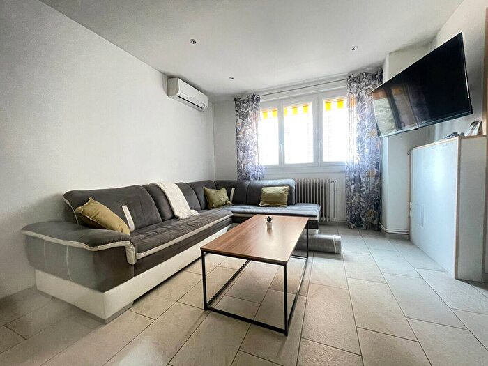 Appartement à louer - Le Grand Trou, Lyon ème arrondissement - 4 pièces - 3 chambres