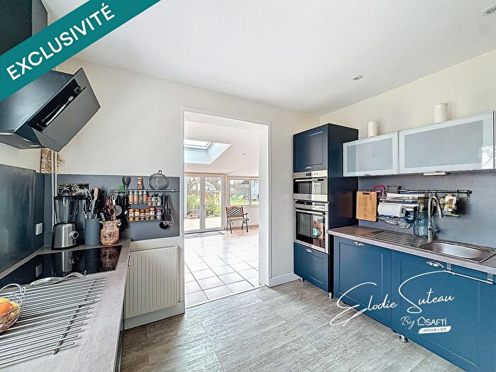 Maison à vendre - Le Lion-dAngers - 8 pièces - 5 chambres