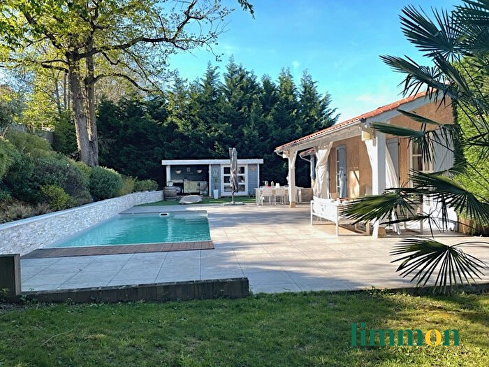 Maisons à vendre et appartements à louer - 1