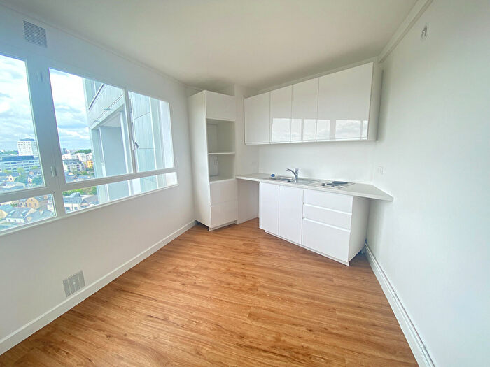 Quartiers Ouest, Bourg l'Evesque : Appartement 2 pièces à louer