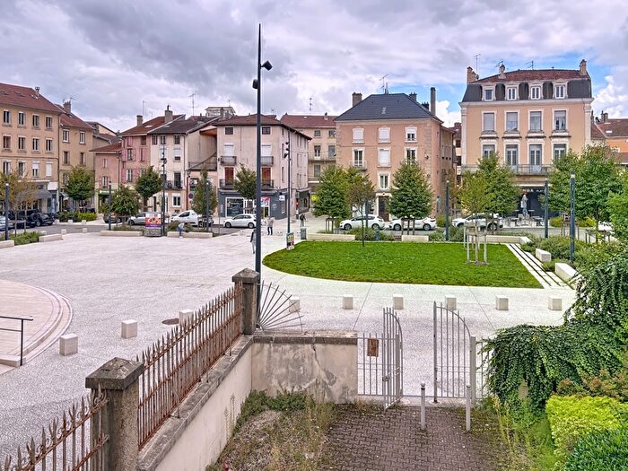 Bourgoin-Jallieu, Centre-ville, Pont Saint-Michel : Appartement 2 pièces à vendre