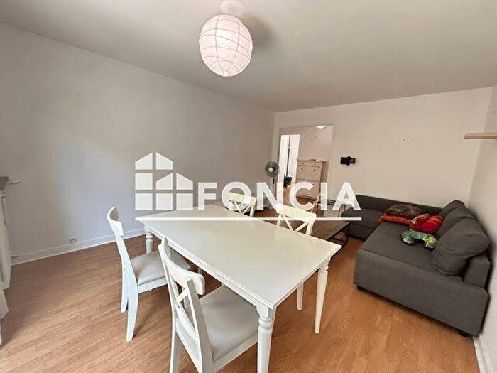 Appartement à louer - Chatillon-Montrouge - 3 pièces - 2 chambres