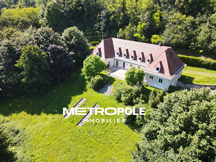 Maison à vendre - Cessieu - 12 pièces - 10 chambres