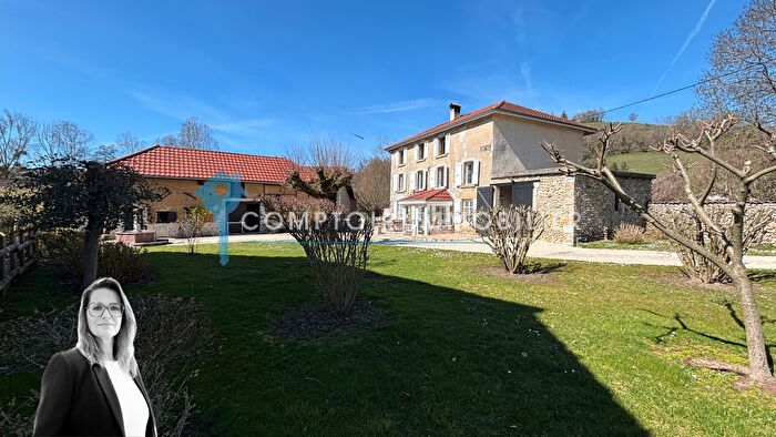 Maison à vendre - Montferrat - 8 pièces - 5 chambres