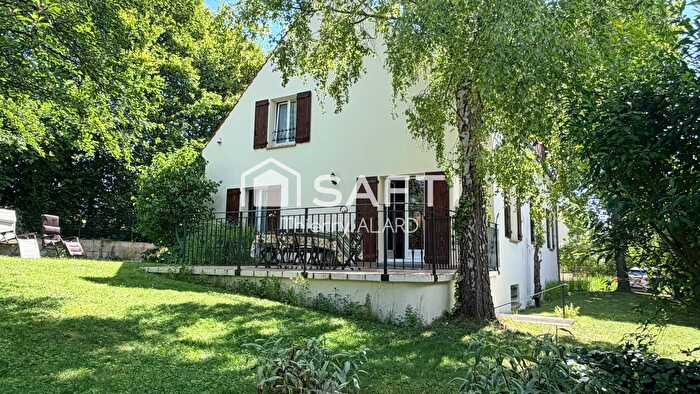Maison 9 pièces à Écouen, à vendre