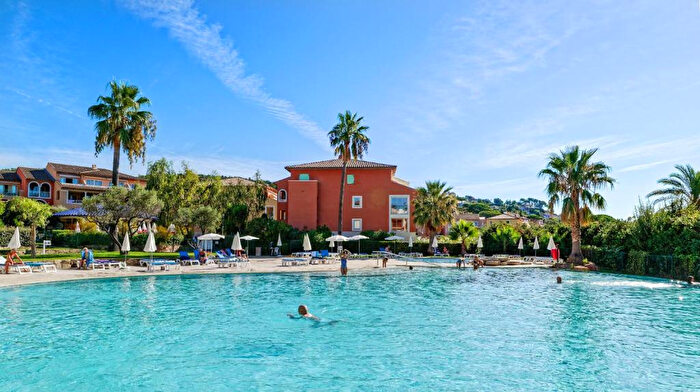 Roquebrune-sur-Argens, Golf : Appartement 3 pièces à vendre