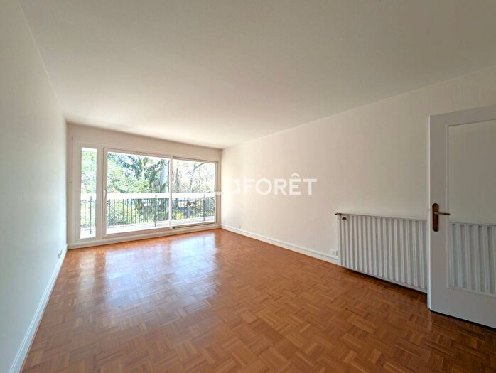 Appartement à louer - Létang-la-Ville - 4 pièces - 3 chambres