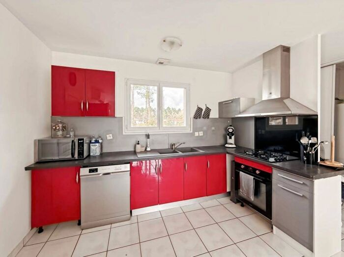 Maison à louer - Uchacq-et-Parentis - 4 pièces - 3 chambres