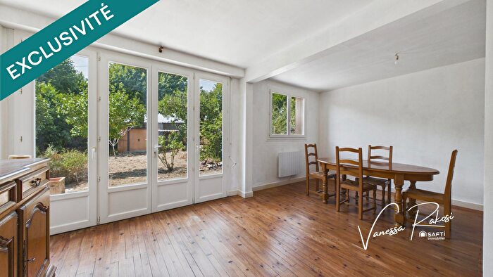 Maison 5 pièces à Saint-Jean-d'Angély, à vendre