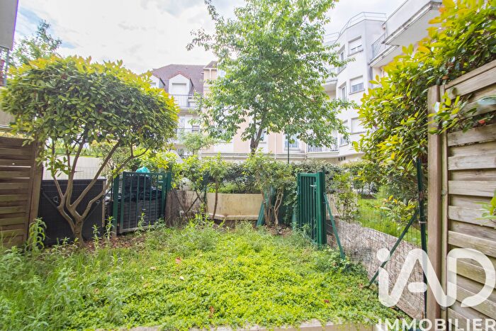 Appartement à louer - Villiers-sur-Marne, Centre-ville - 2 pièces - 1 chambre