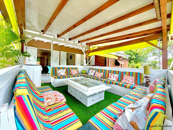 Maison 4 pièces à Sainte-Anne, à vendre