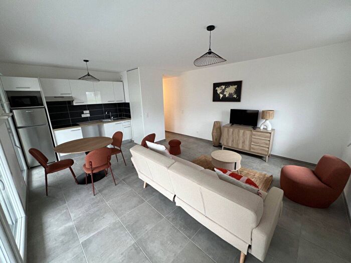 Appartement à louer - Nord, Scionzier - 2 pièces - 1 chambre