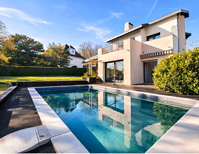 Maison à vendre - Le Breuil - 10 pièces - 4 chambres